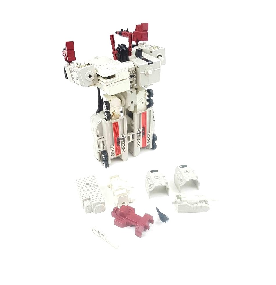 TRANSFORMERS : Metroplex G1