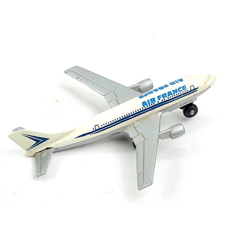 MATCHBOX : Sky Busters SB3 - Die cast plane Airbus A300B - Air France